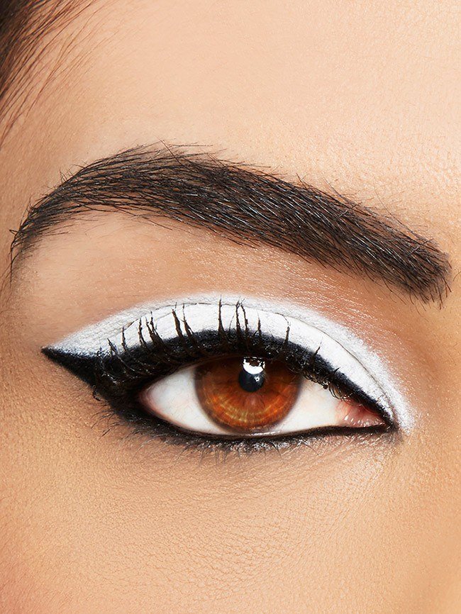 Inspirasi 12 Gaya Eyeliner untuk Variasi Makeup Sehari Hari